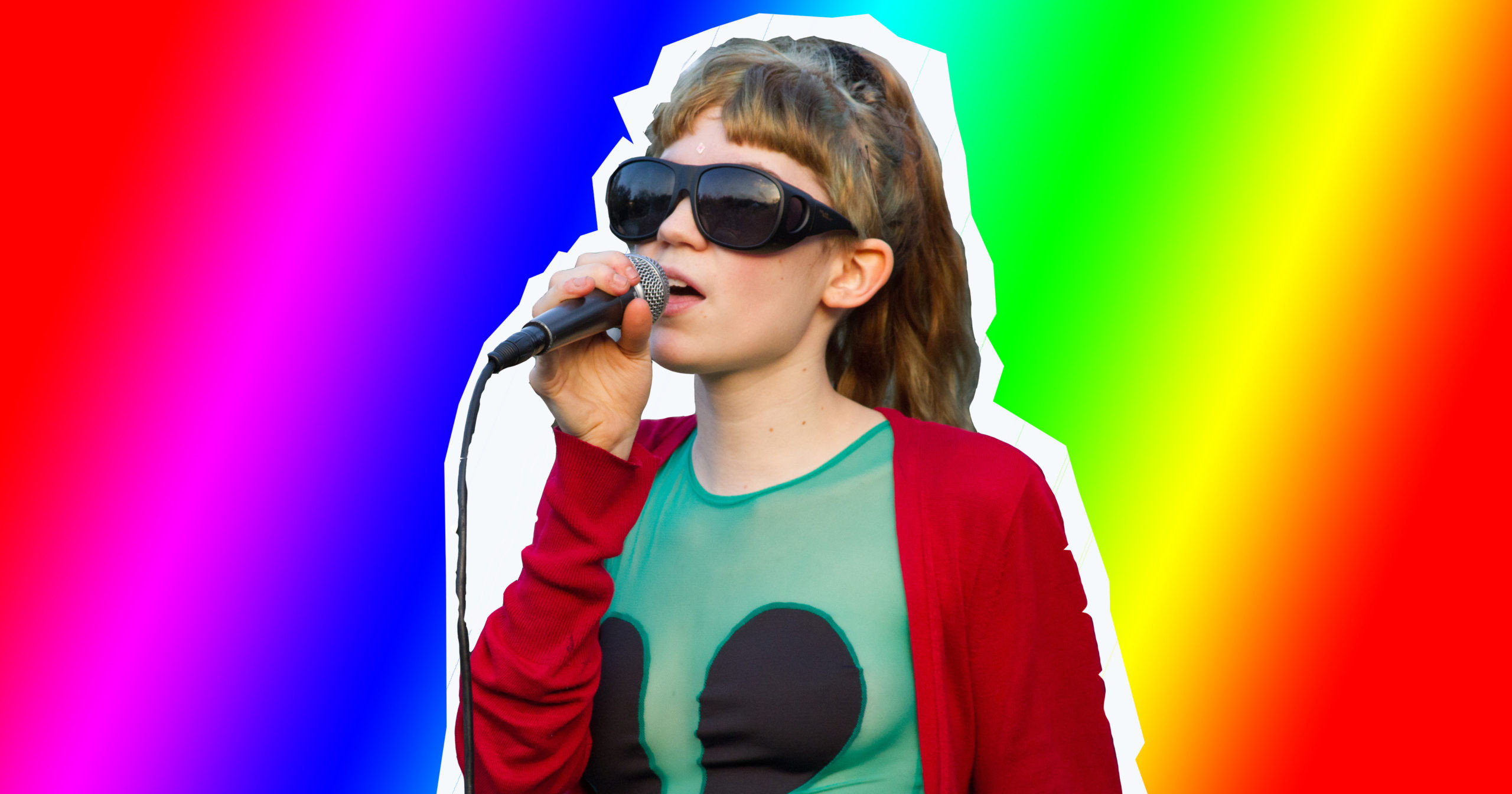 GRIMES OPTE POUR LE MINIMALISME DANS SON NOUVEAU SINGLE | URBANIA FR